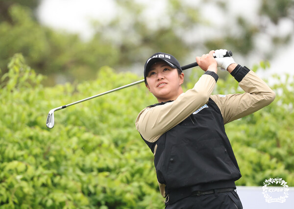 홍정민, 크리스에프앤씨 KLPGA 챔피언십 3R 선두 …“박현경과 5타 차이, 내 플레이 펼치겠다”