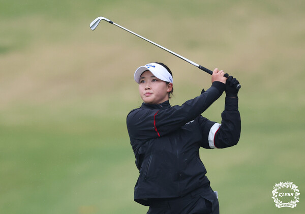 홍정민, 크리스에프앤씨 KLPGA 챔피언십 3R 선두 …“박현경과 5타 차이, 내 플레이 펼치겠다”