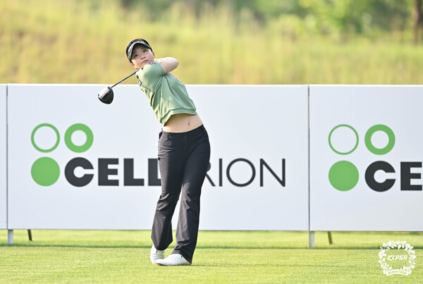 KLPGA투어 ‘2025 셀트리온 퀸즈 마스터즈’ 2R, 방신실·정지효·한진선·윤수아·이가영 공동 선두